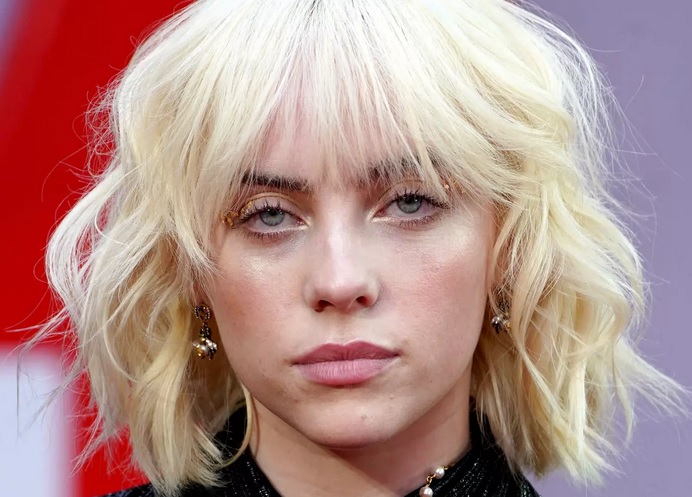 Découvrez la wolf cut : une coupe de cheveux inspirée du mulet